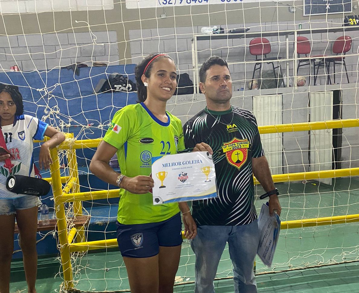 Portal Caparaó - MEC é campeão do Torneio Aline Show de futsal feminino