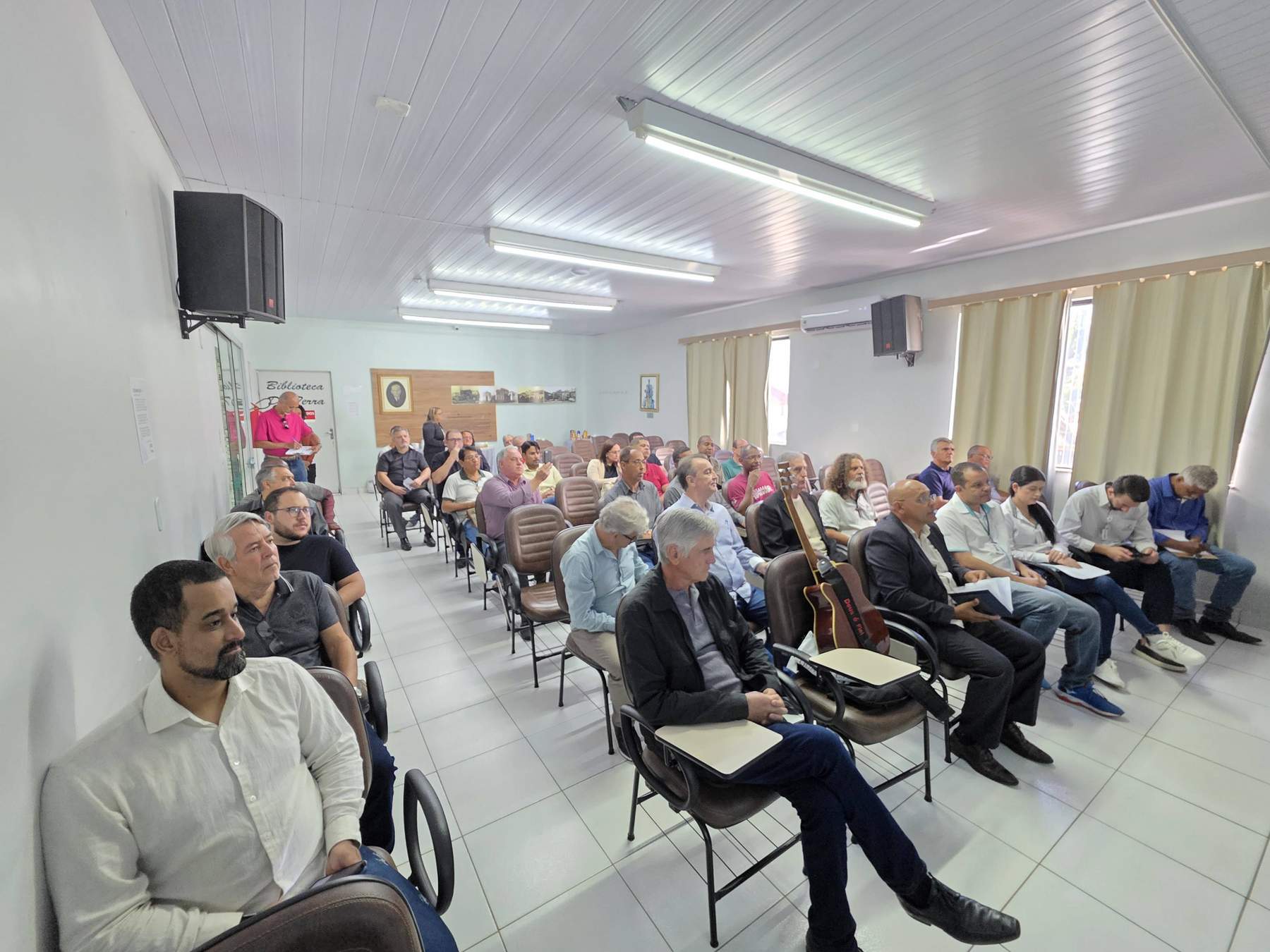 Portal Caparaó - AMEM realiza reunião no Hospital César Leite