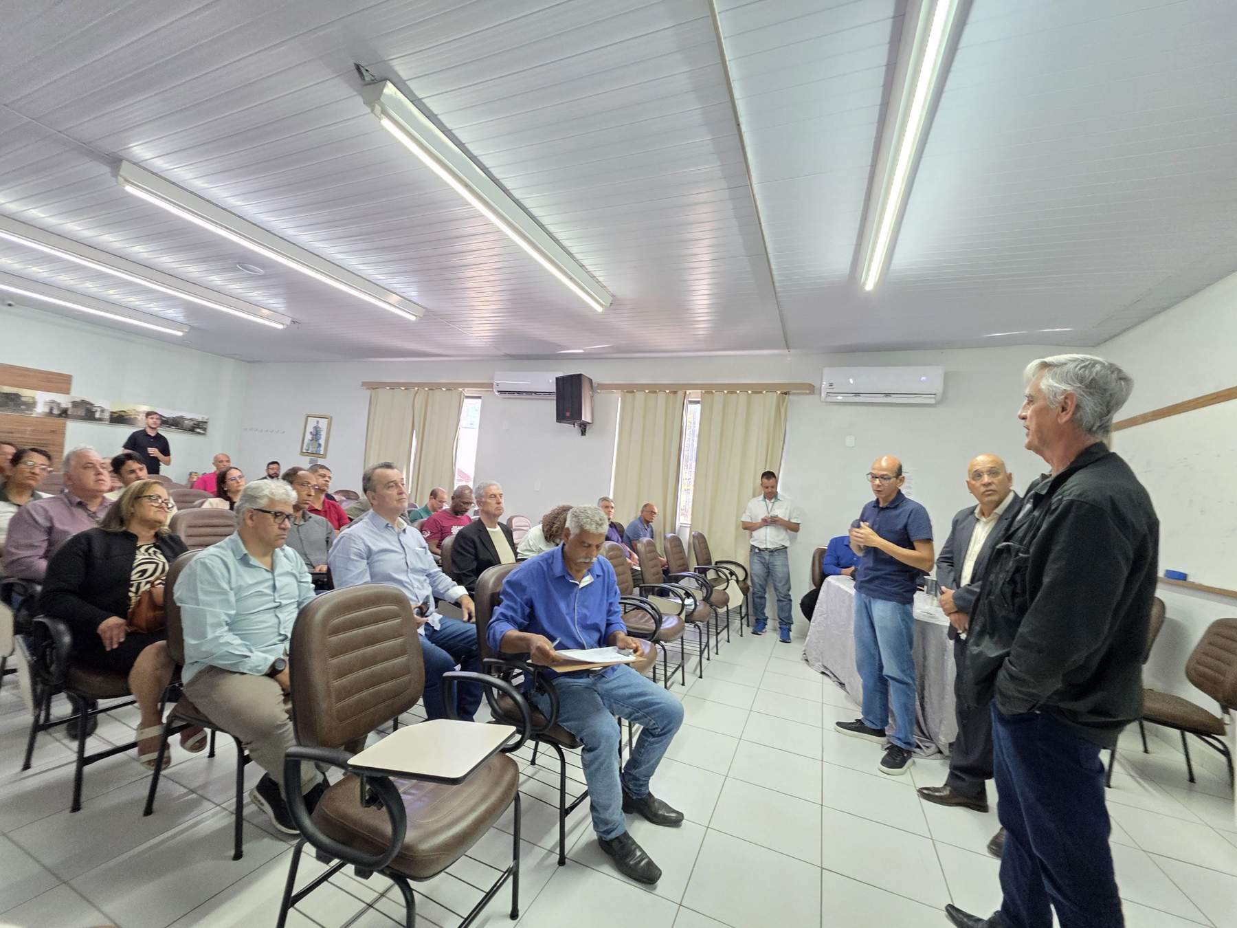 Portal Caparaó - AMEM realiza reunião no Hospital César Leite