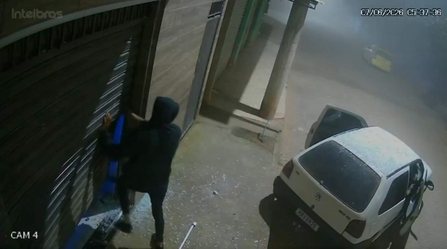 Portal Caparaó - Trio suspeito de furtar loja de celulares é detido em ...