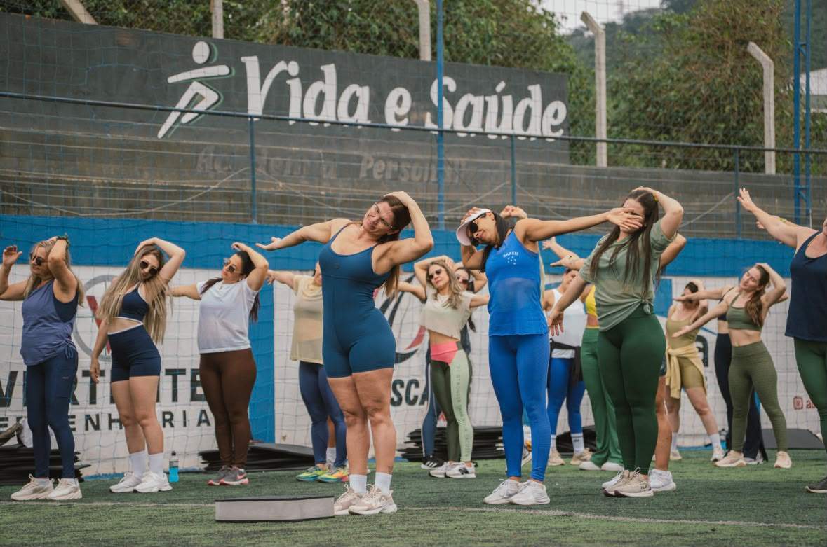 Portal Caparaó - Personal Glauber Valentim reúne 170 mulheres em ...